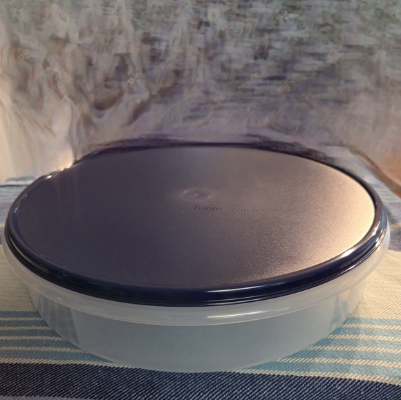Tupperware | Kitchen | Tupperware Large Round Container Arctic Night ...